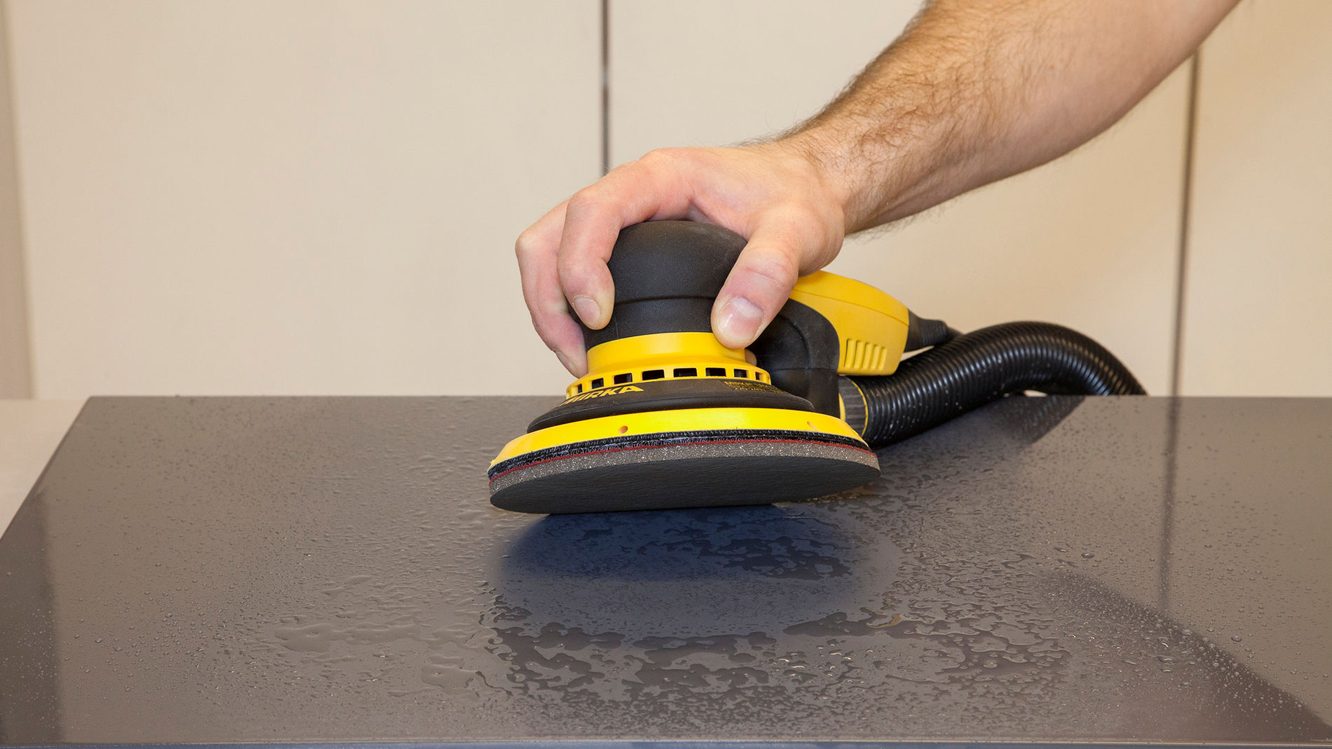 High-Gloss Polishing of Wooden Surfaces - Mirka