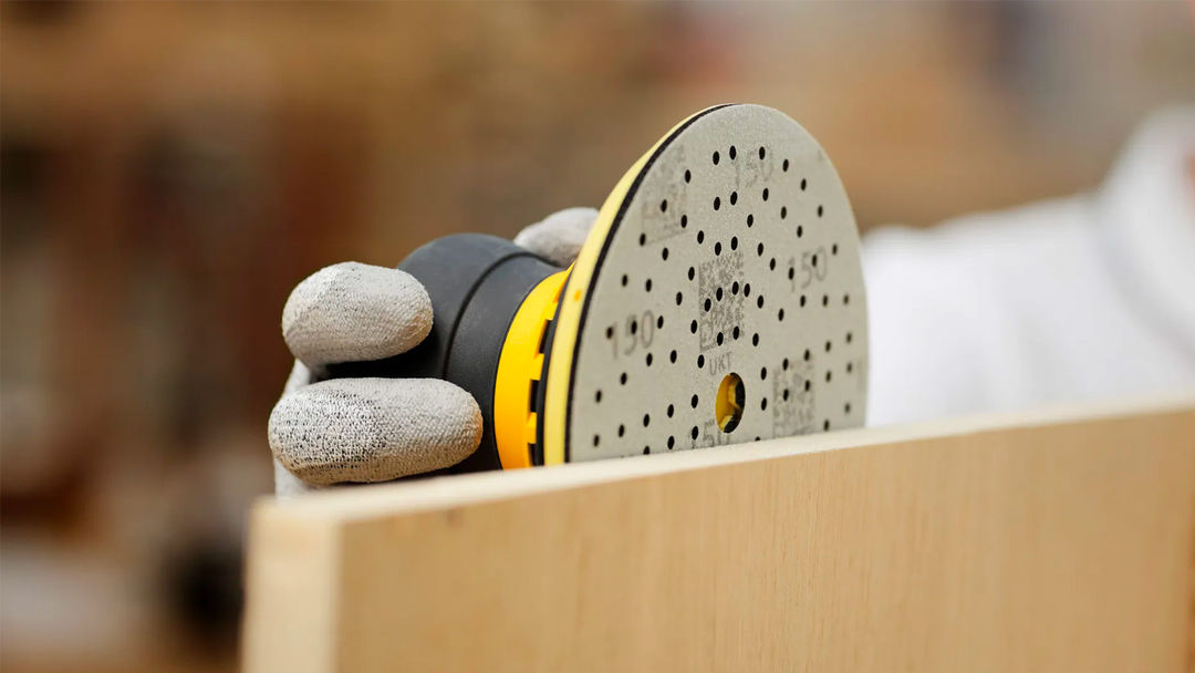 Sanding Between Paint Coats on Wood with Mirka Solutions - Mirka