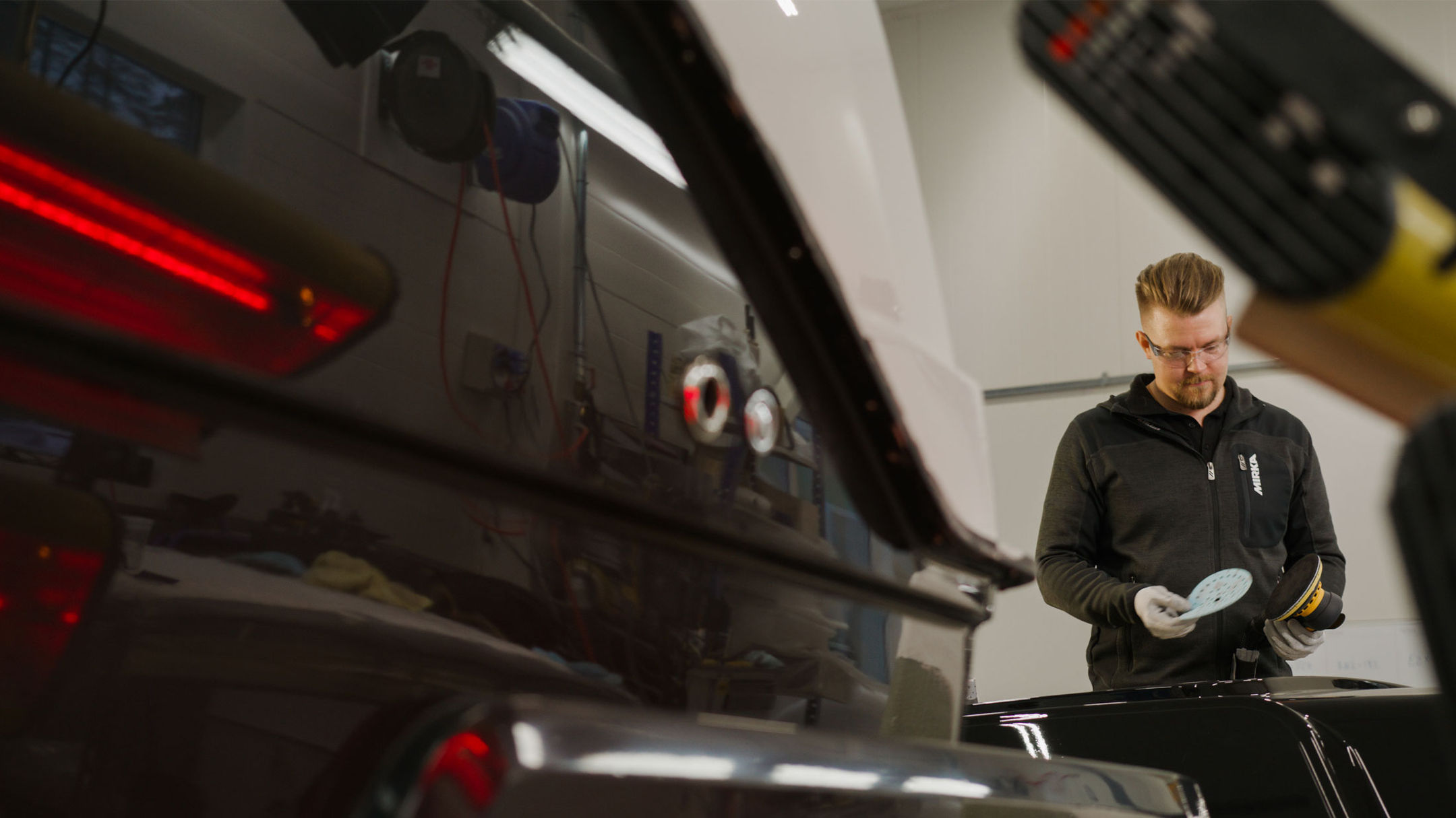 Marine Surface Finishing - Polishing a Boat - Mirka - Mirka