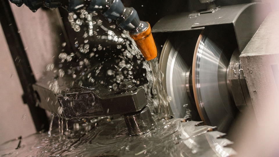 Saw Grinding and Resharpening - Mirka